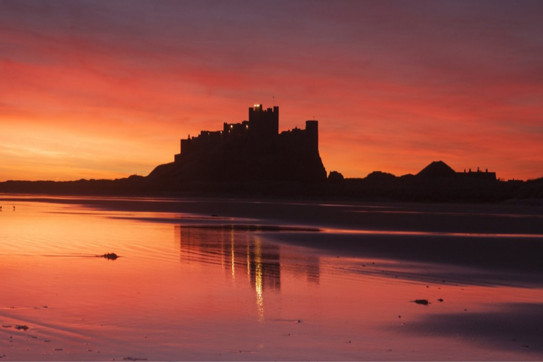 Contemporary Frosty White and Dove Grey TV Unit Design with Drawer Storage