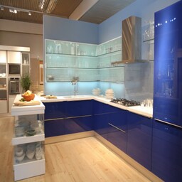 Contemporary L-Shaped Kitchen Design with Integrated Ceiling Cabinets