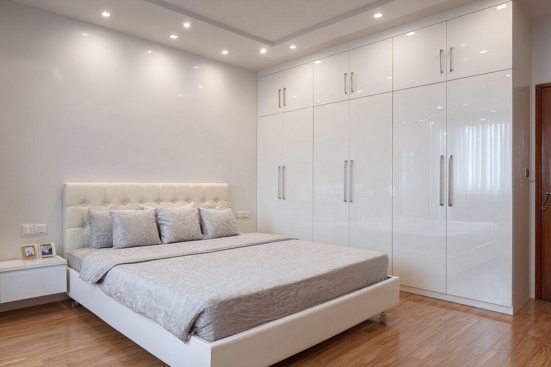 Modern White 6-Door Swing Wardrobe Design in High Gloss Finish